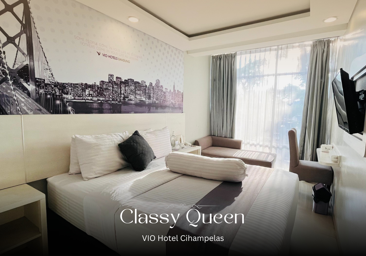 DELUXE CLASSY QUEEN BED - Vio Hotel Cihampelas Bandung